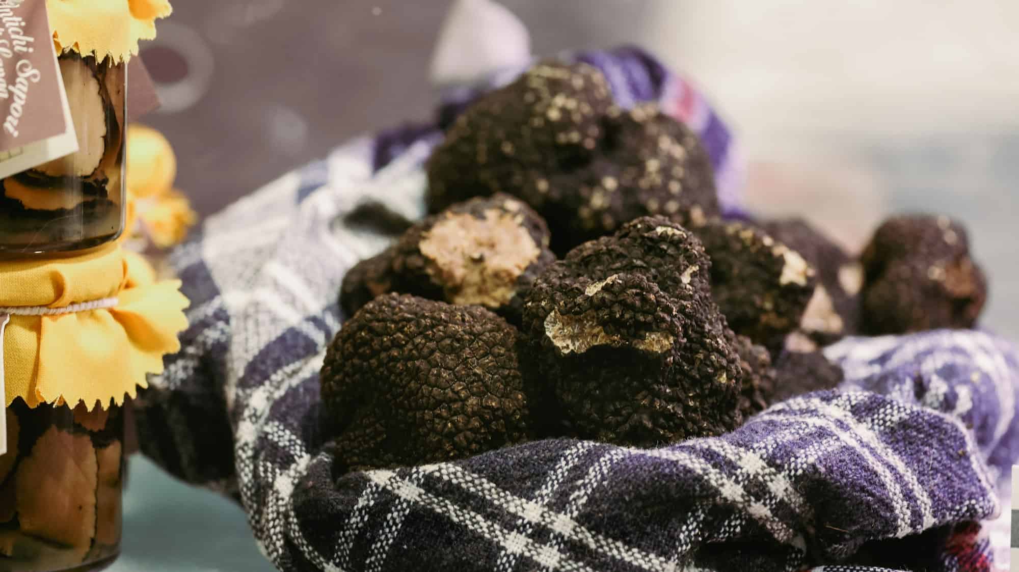 Où acheter de la truffe fraîche à Lyon : boutiques et producteurs en ...
